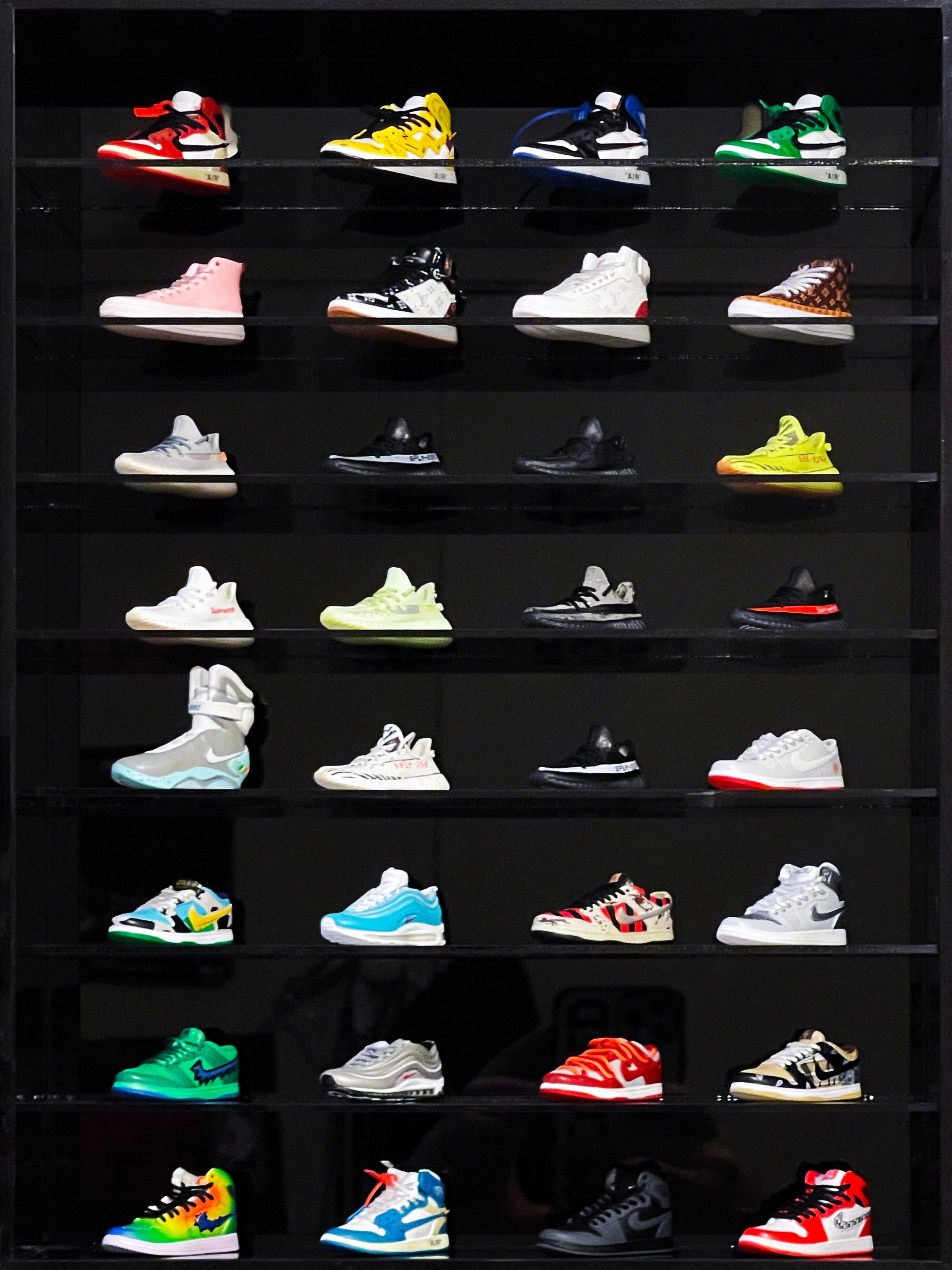 Mini Sneaker Display – my ball iD